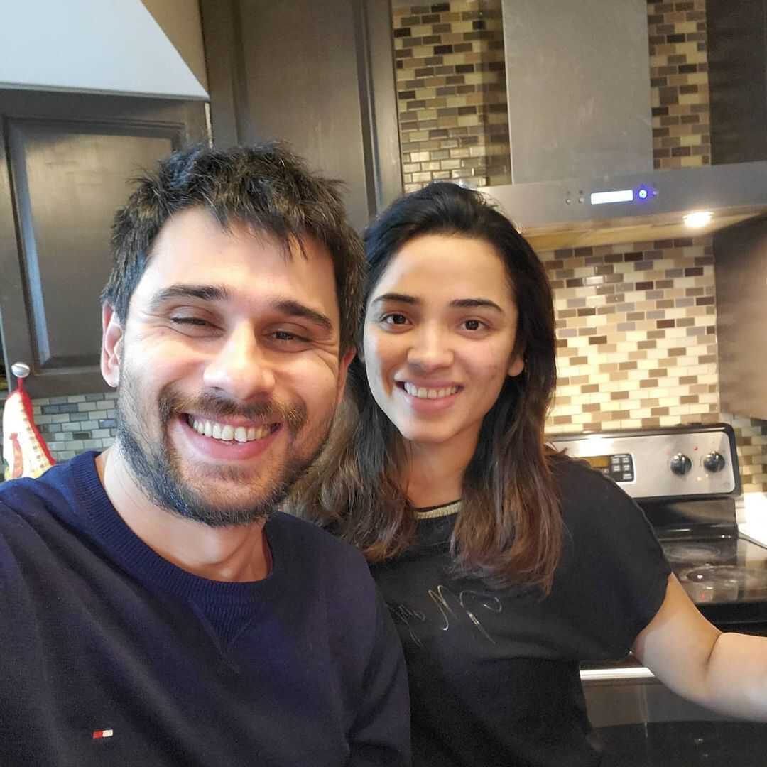 Tabish Hashmi Biography(Age, Net-Worth, Wife, Height) - SHOWBIZ247